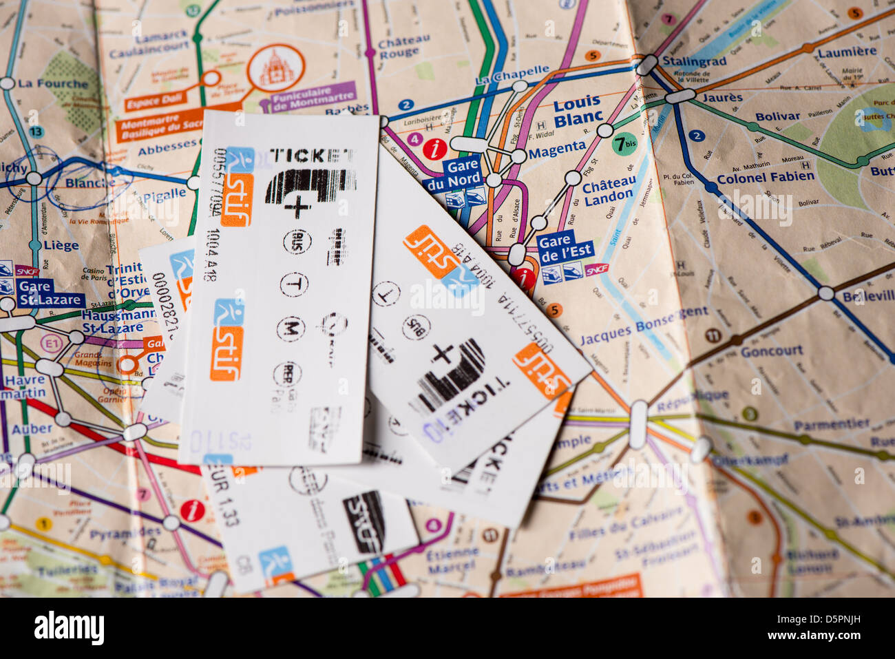 Les tickets de métro de Paris plan de métro Photo Stock - Alamy