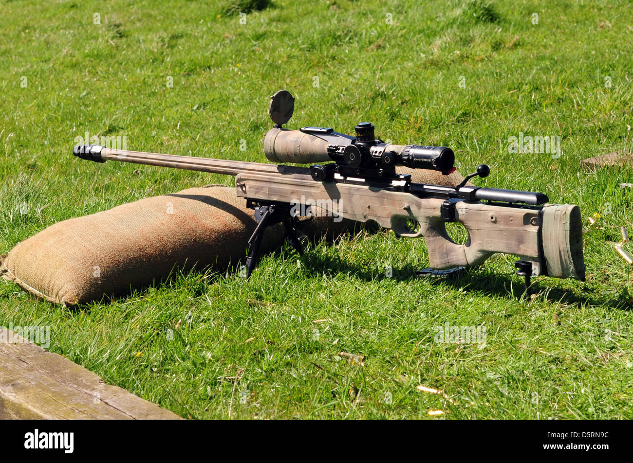 Fusil de sniper l115a3 longue portée Banque de photographies et d ...