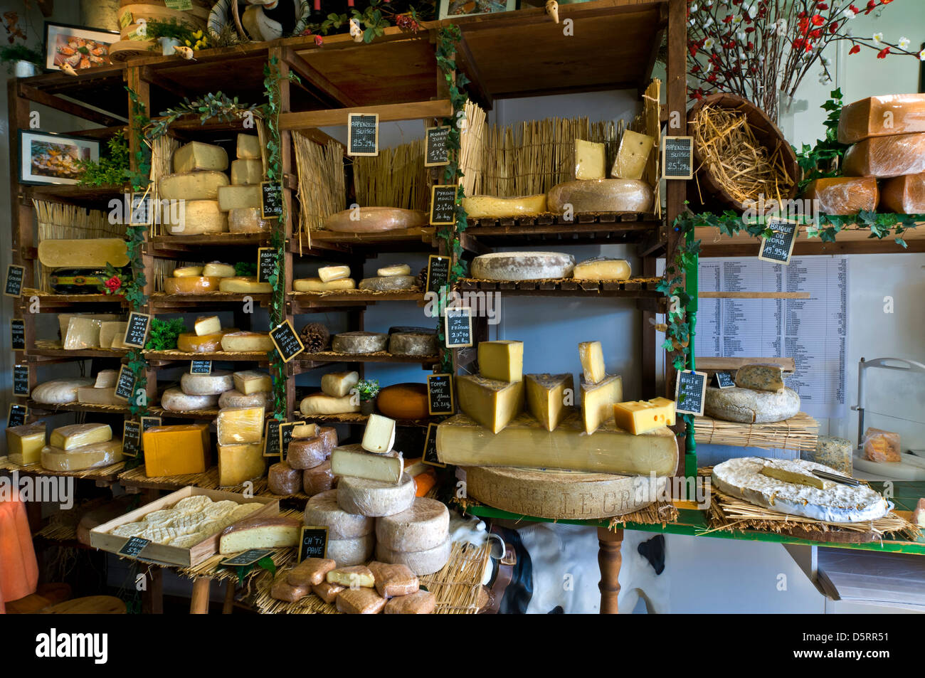 ARTISAN FROMAGER FRANÇAIS AFFICHER Variété de fromages faits à la main ...