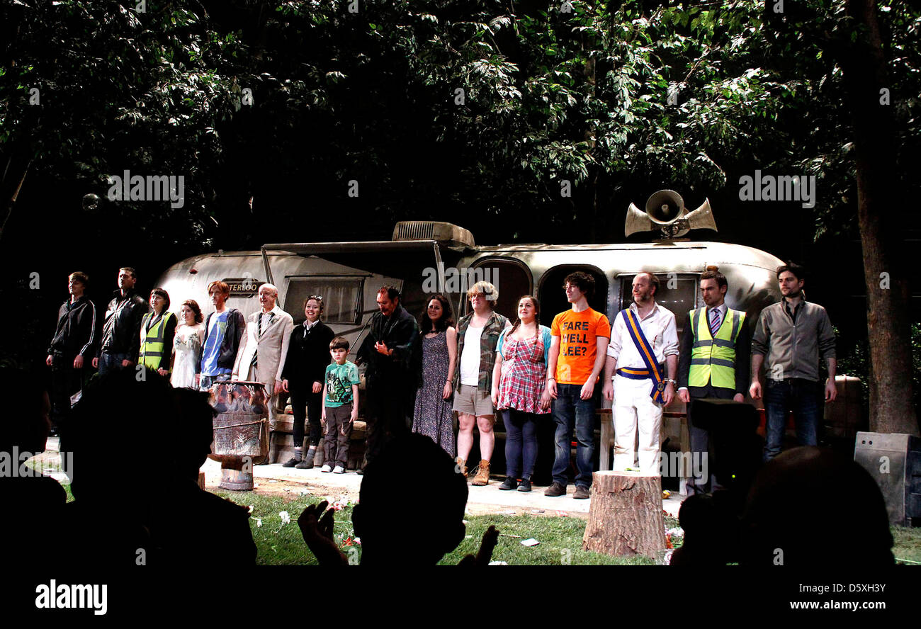 Jay Sullivan, Barry Sloane, Sarah Moyle, Aimee-Ffion Edwards, Mackenzie ...