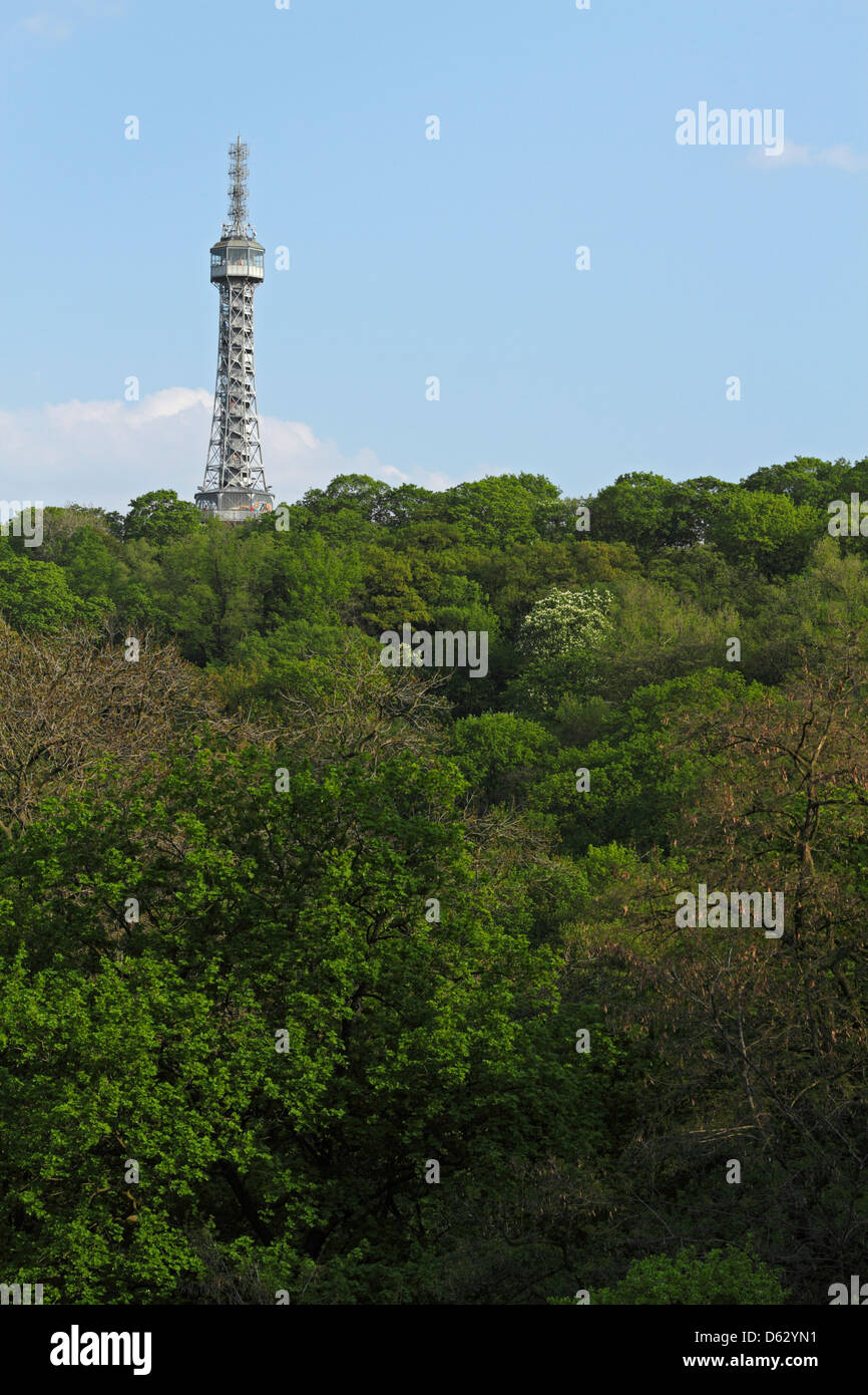 Petrin park Banque de photographies et d’images à haute résolution - Alamy