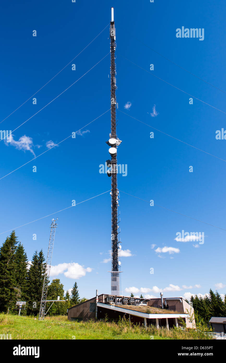 Telecomm tower Banque de photographies et d’images à haute résolution ...