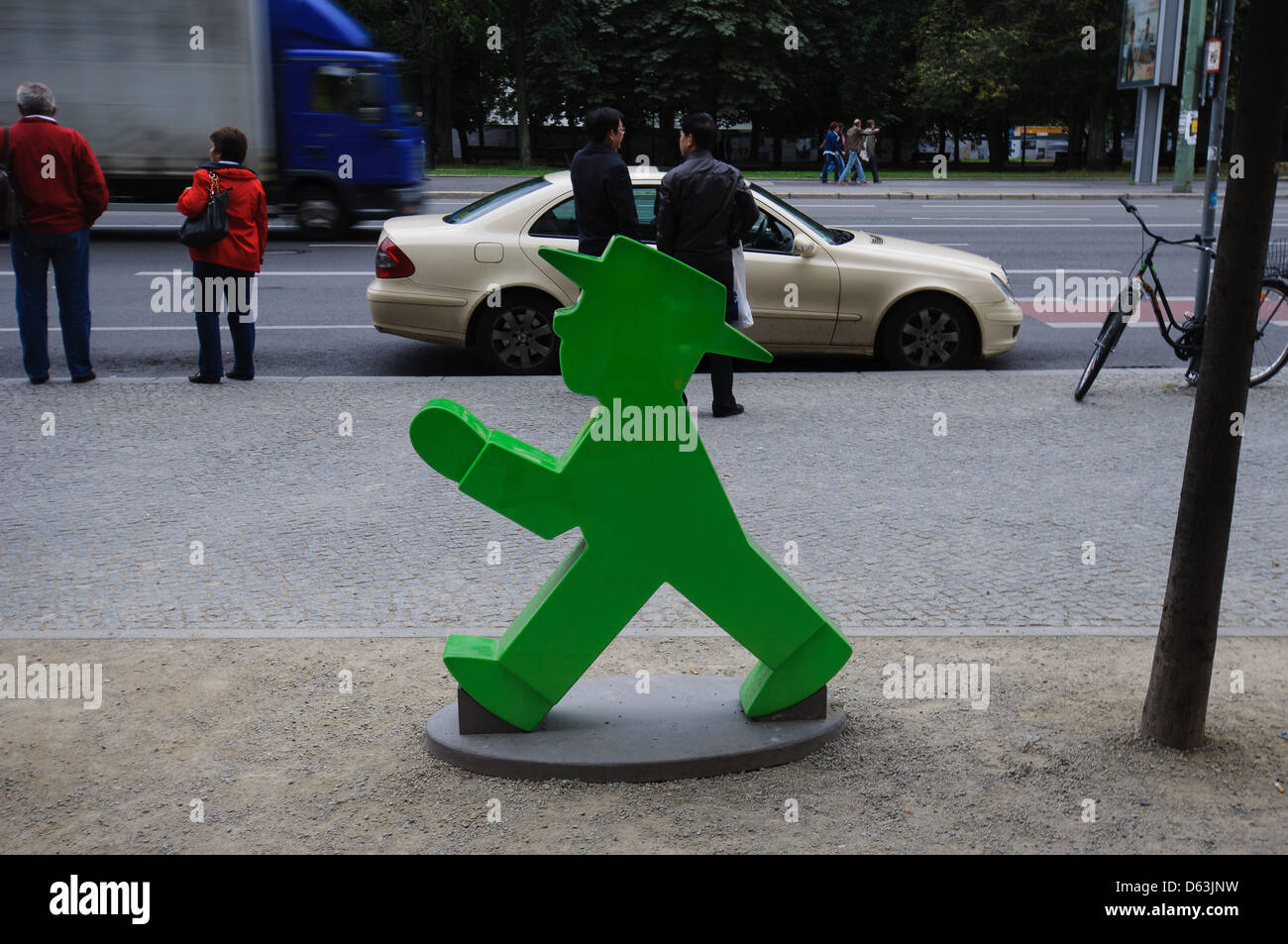 Ampelmann en souvenir de Berlin. L'Allemagne. Ce petit feu, l'homme est ...
