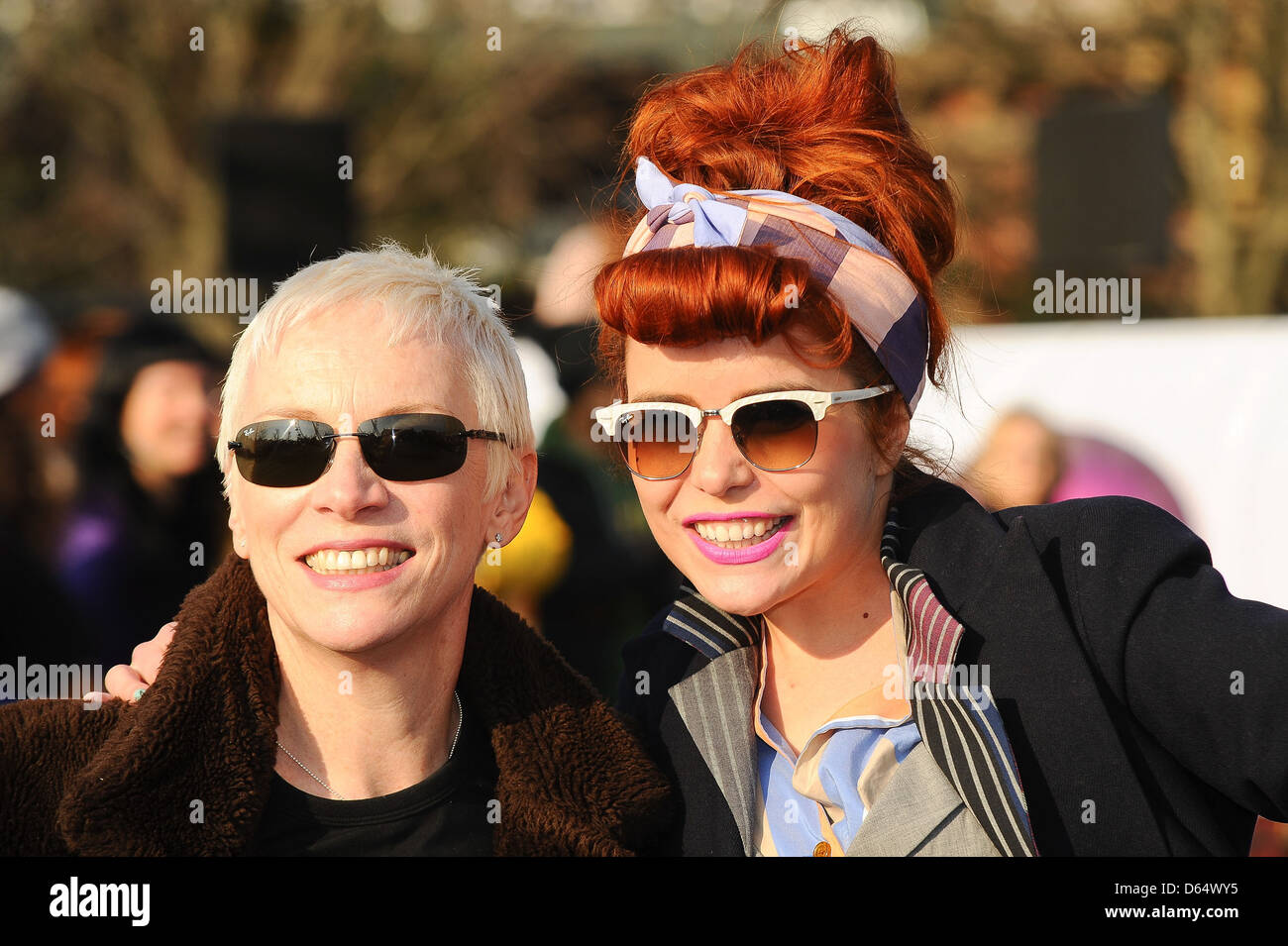 Annie Lennox et Paloma Faith danse célébrités le 'Soul Train' pour ...