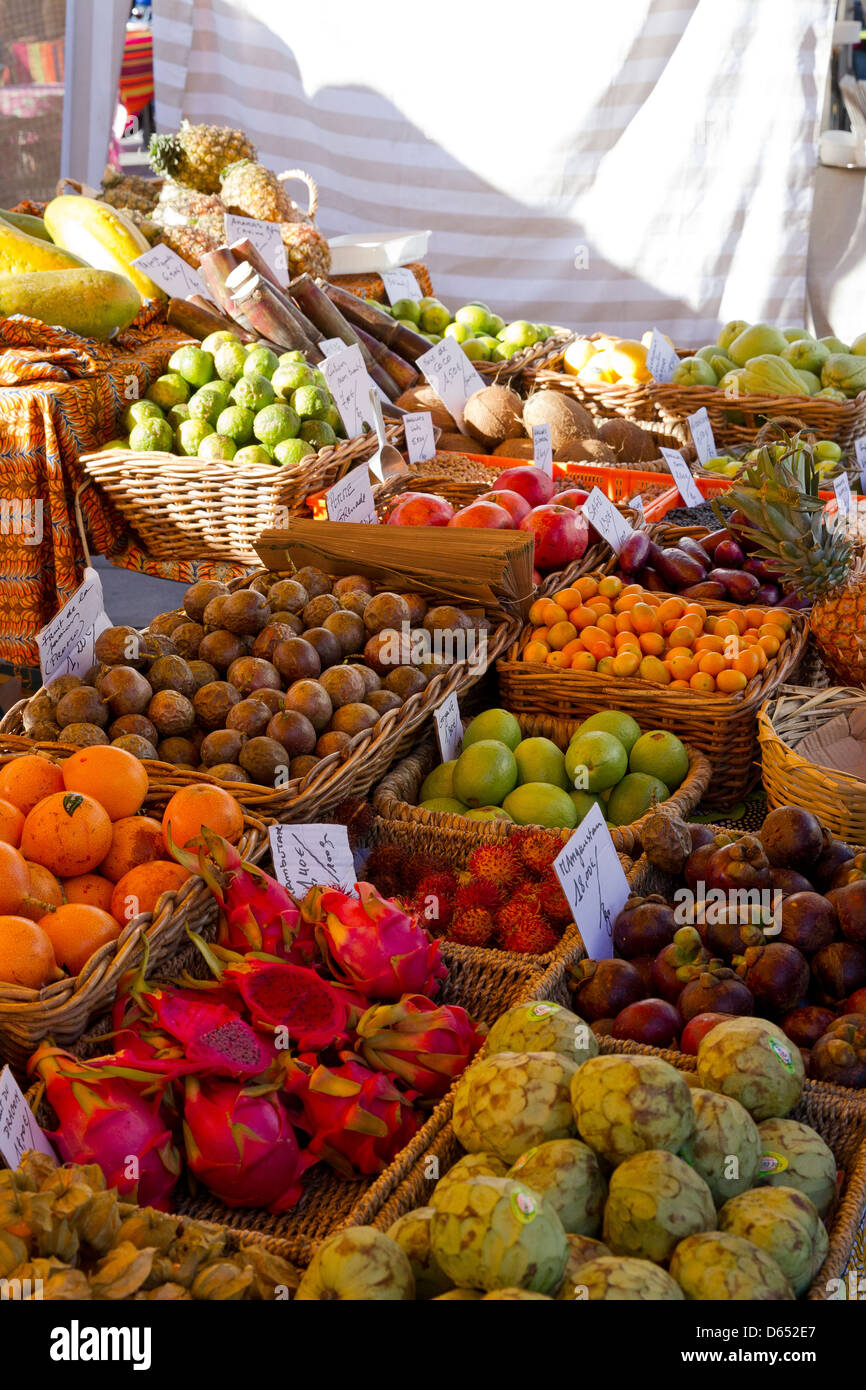 Fruit exotique Banque de photographies et d’images à haute résolution ...