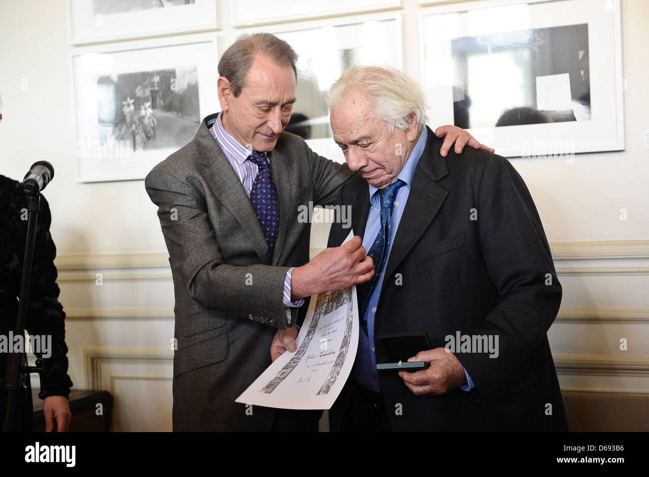 Bertrand Delanoë et Michel Galabru Michel Galabru est honoré avec la ...