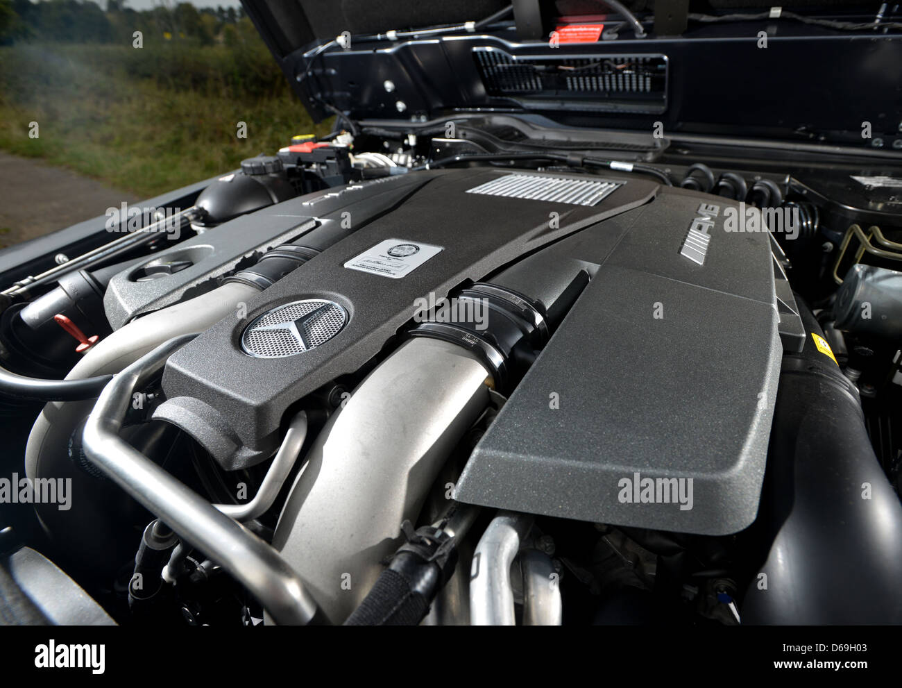 Moteur V8 de la Mercedes G350 AMG voiture hors route Photo Stock - Alamy