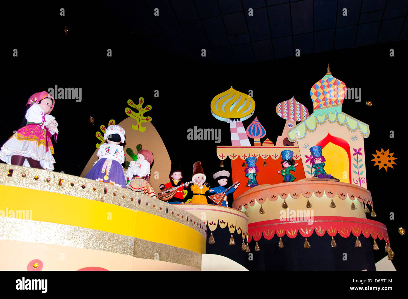 Small world disneyland amusement park anaheim Banque de photographies ...