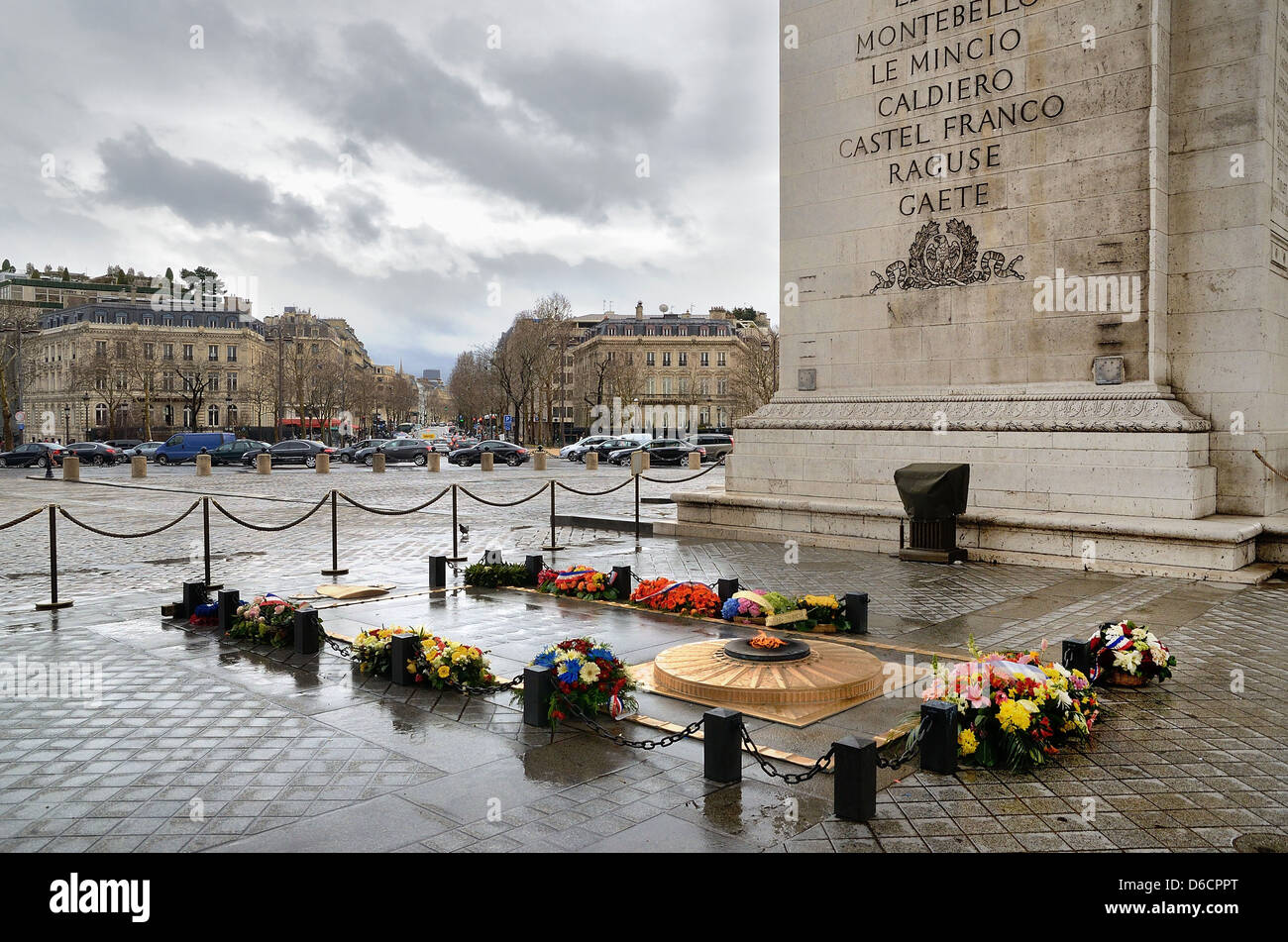 Memorial flame arc de triomphe Banque de photographies et d’images à ...