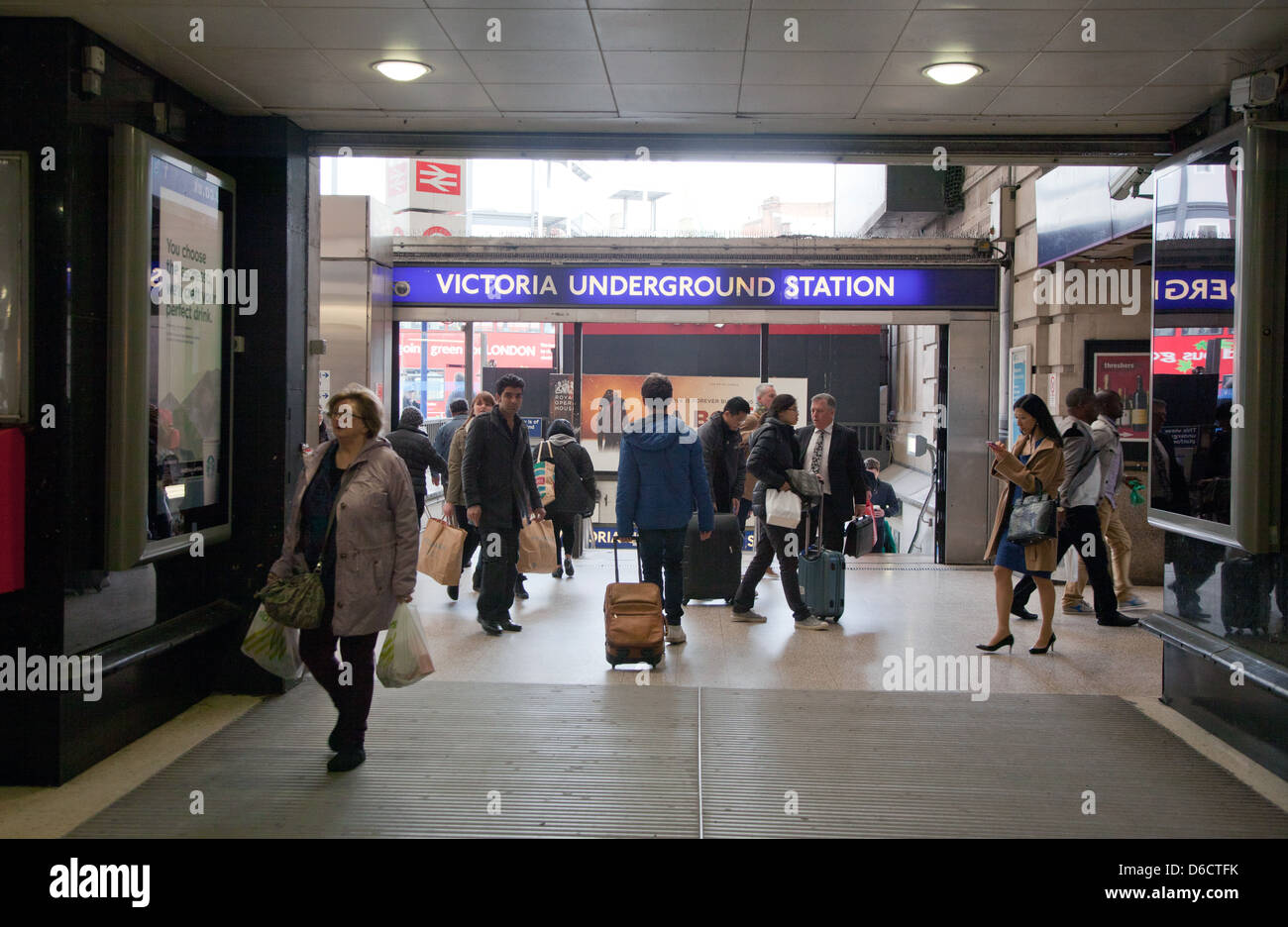 Victoria underground station Banque de photographies et d’images à ...
