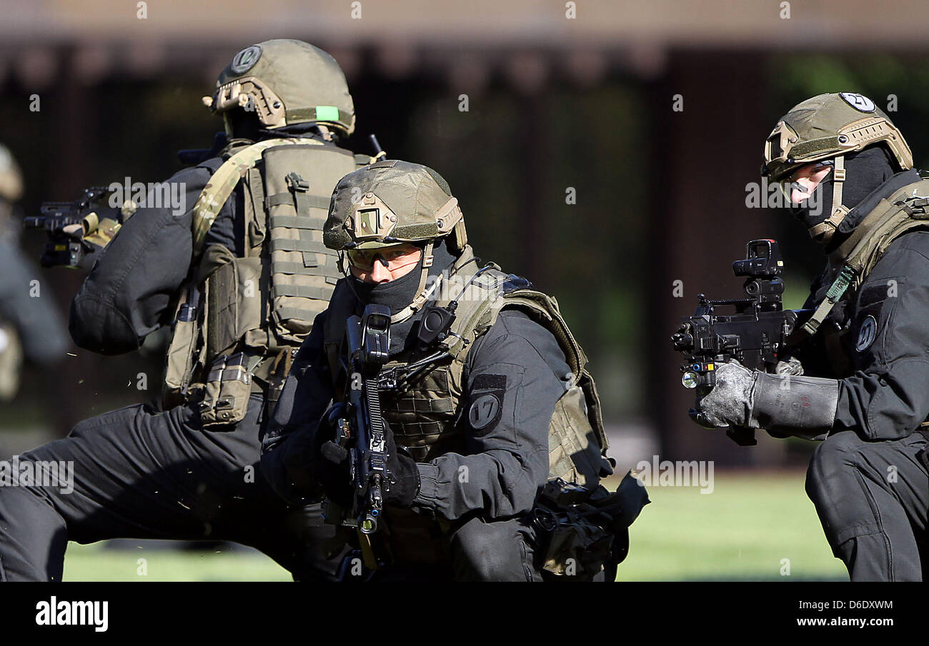 German special police unit gsg 9 Banque de photographies et d’images à ...