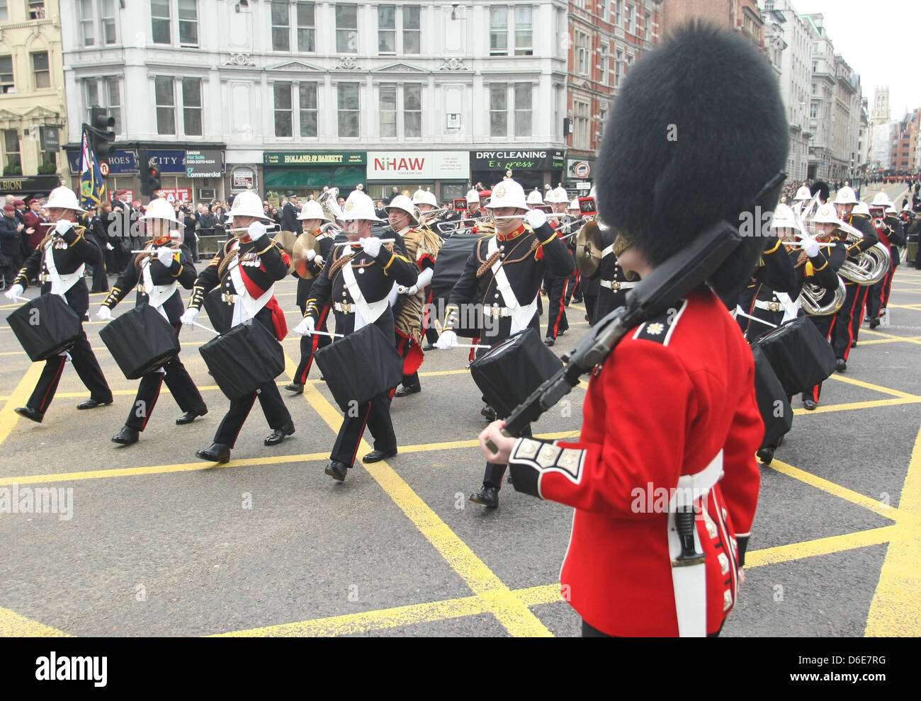 La BARONNE THATCHER procession funéraire Margret Thatcher FUNERAL 17 ...