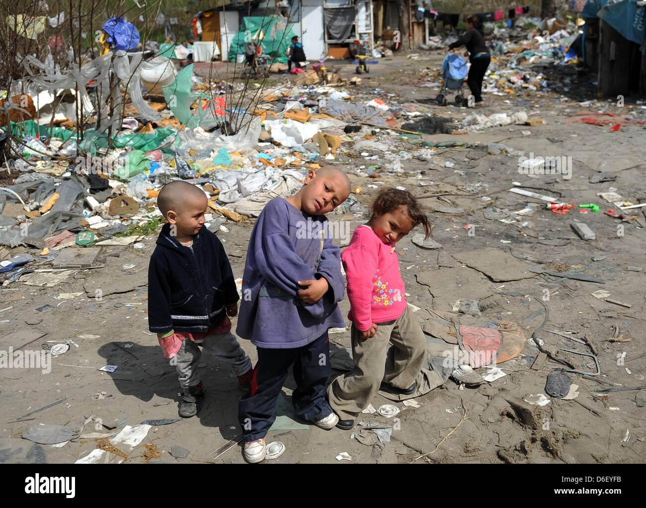 Les enfants roms Banque de photographies et d’images à haute résolution ...