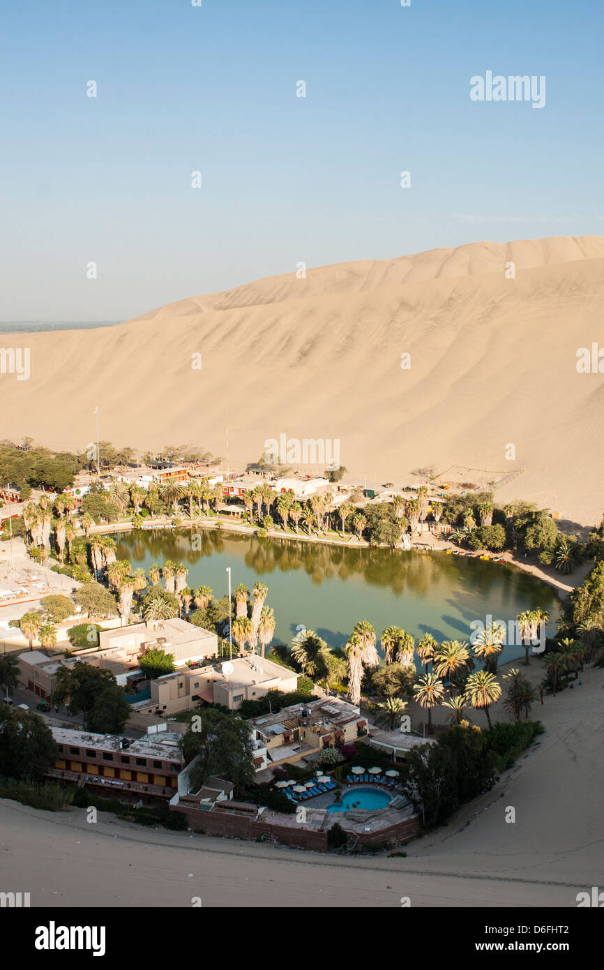 Oasis de Huacachina. Ica, Ministère de l'Ica, au Pérou Photo Stock - Alamy