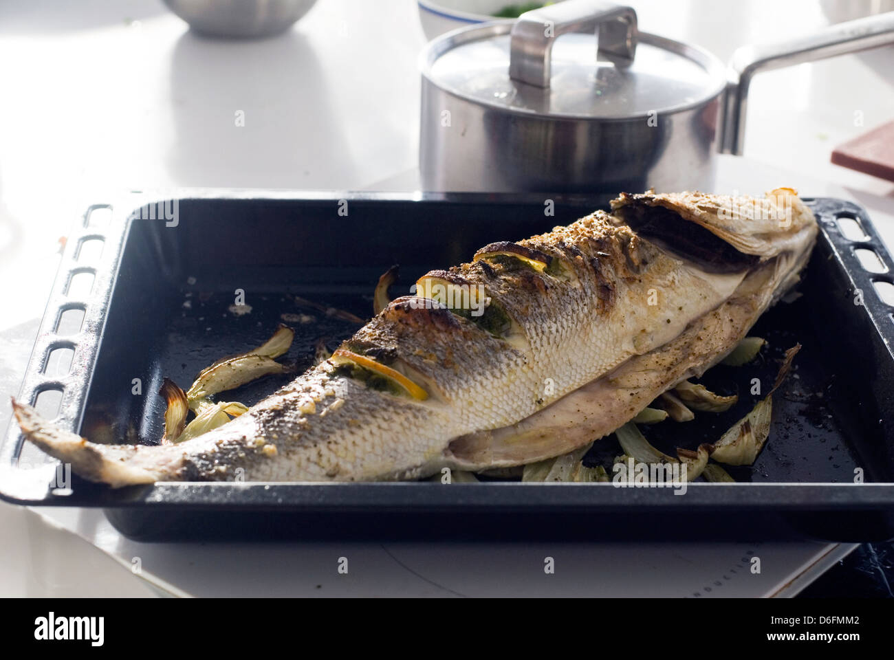 Poisson cuit Banque de photographies et d’images à haute résolution - Alamy
