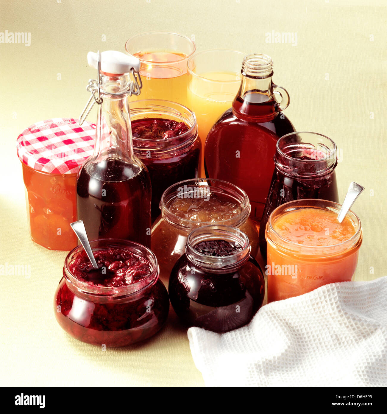 Conserves De Sirop Banque d'image et photos - Alamy