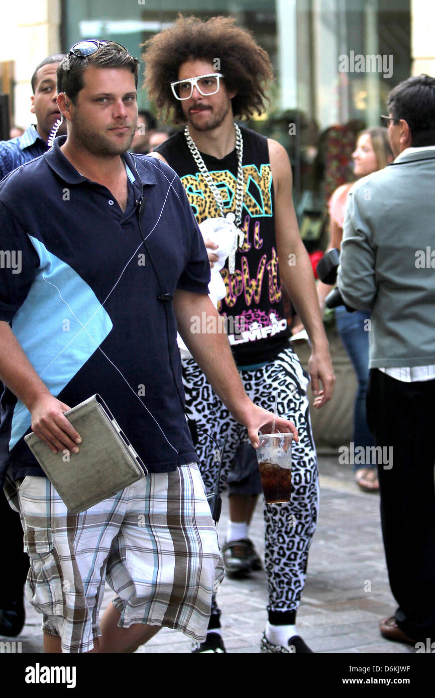 Aka skyblu du groupe Banque de photographies et d’images à haute ...