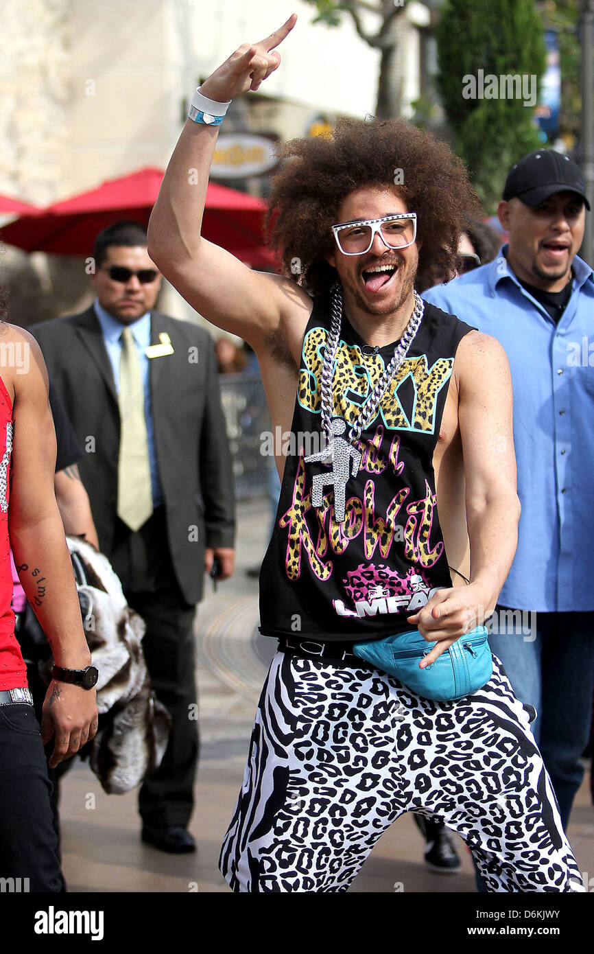 Aka skyblu du groupe Banque de photographies et d’images à haute ...