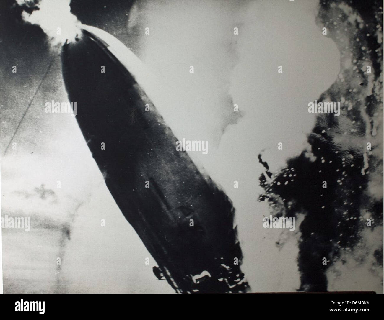 Le Zeppelin Hindenburg était un dirigeable allemand connu pour son ...