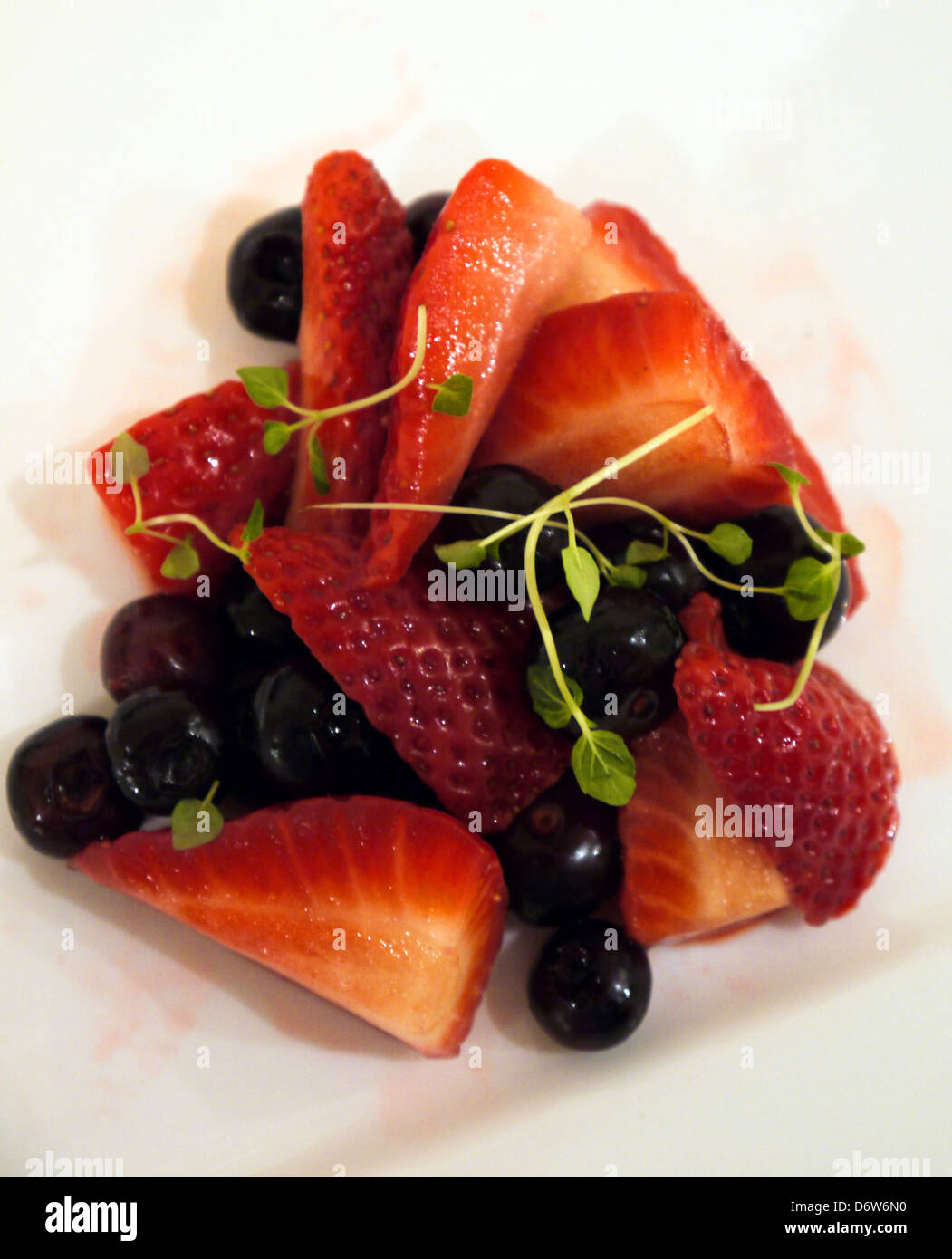 Fruits des bois Banque de photographies et d’images à haute résolution ...