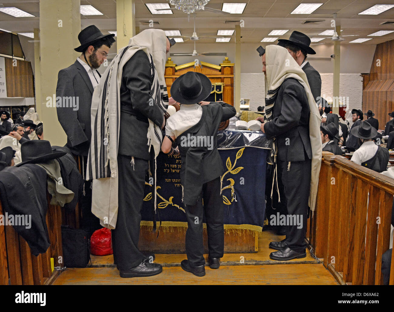 A jewish boy at his bar mitzvah Banque de photographies et d’images à ...