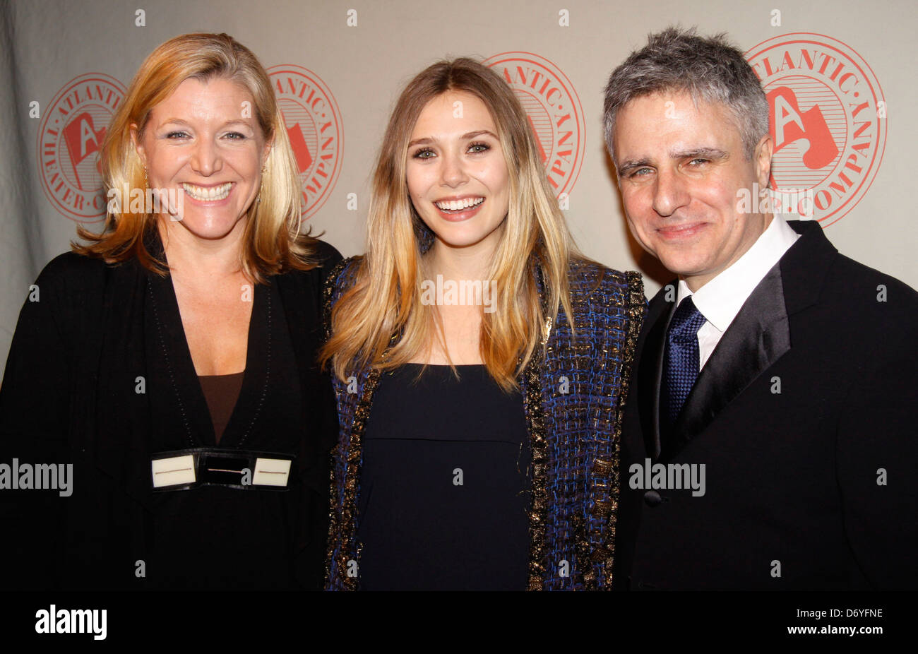 Elizabeth olsen et neil pepe le Banque de photographies et d’images à ...