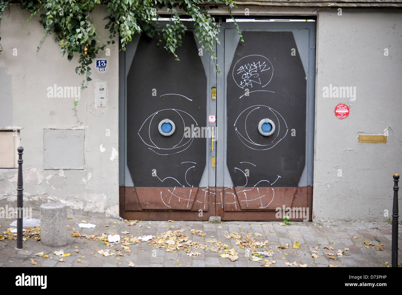 Graffiti mur paris graphic Banque de photographies et d’images à haute ...