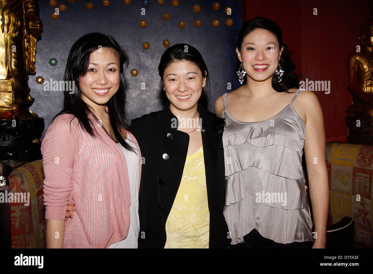 Jennifer lim et angela lin a Banque de photographies et d’images à ...