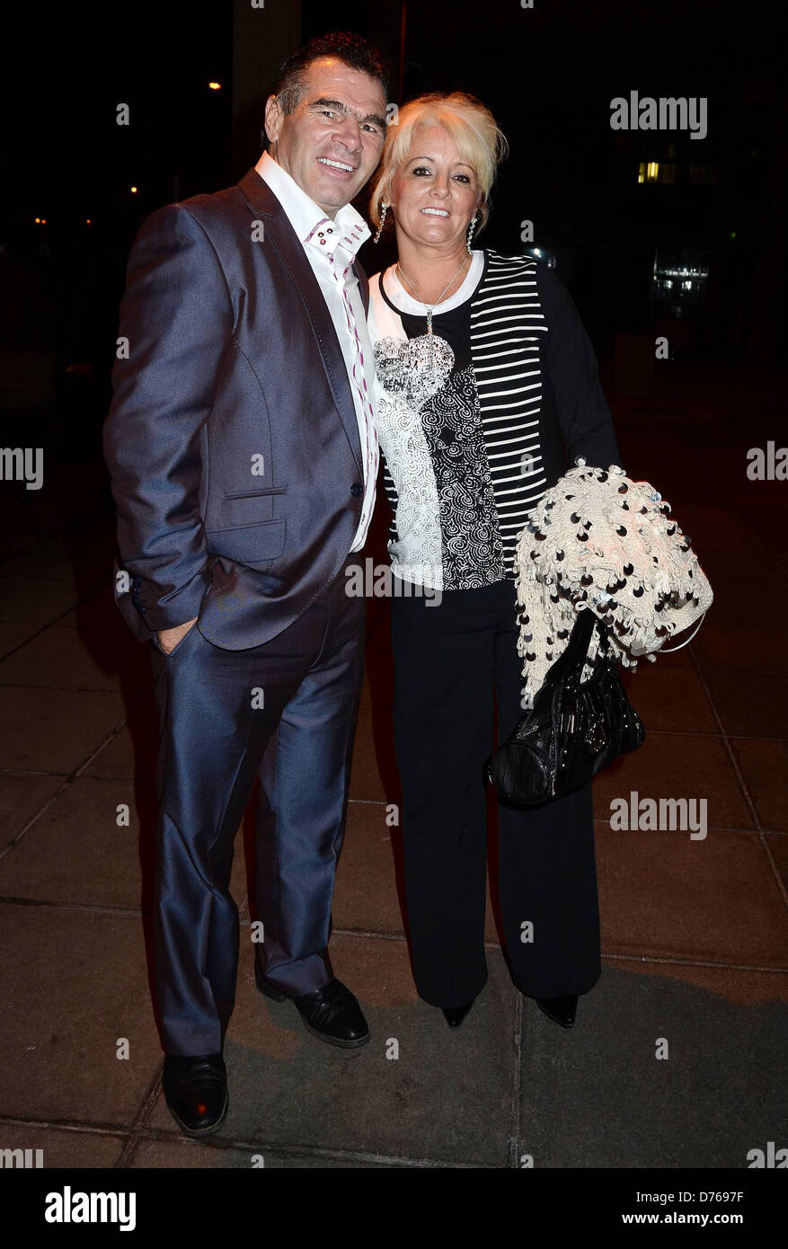 Femme roseanne doherty en dehors de la Banque de photographies et d ...