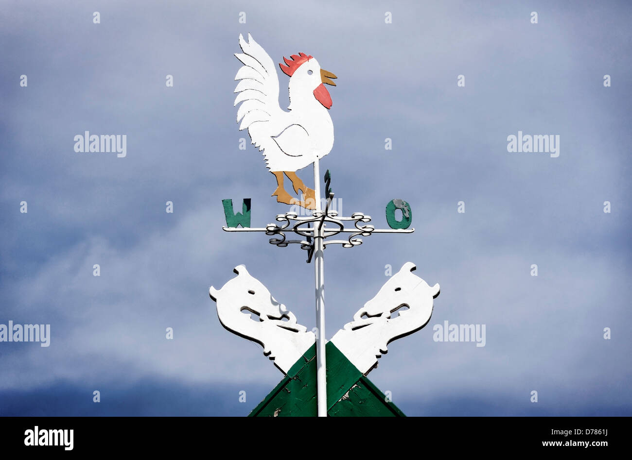 Gable avec têtes de cheval d'une vieille ferme en infirmière étroite ...