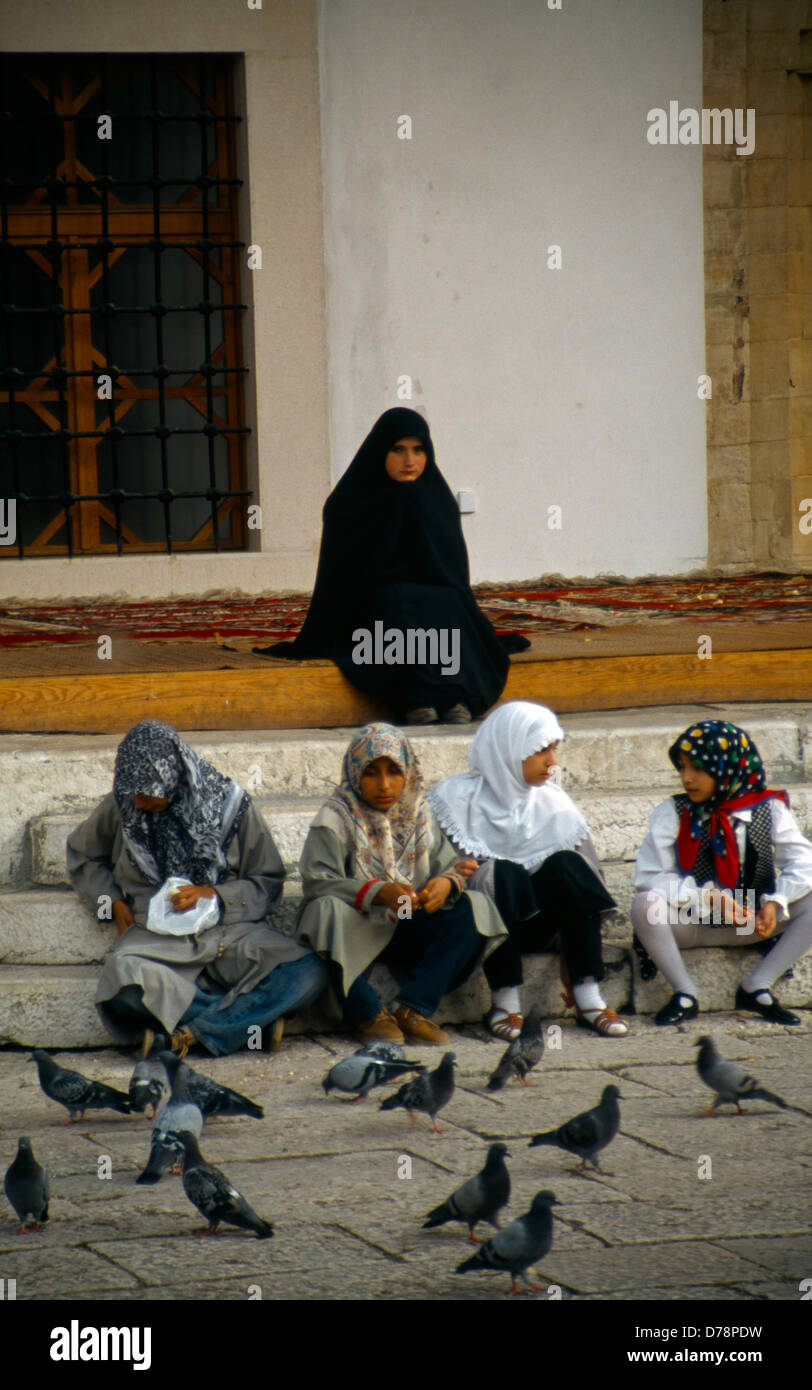 Filles de sarajevo Banque de photographies et d’images à haute ...