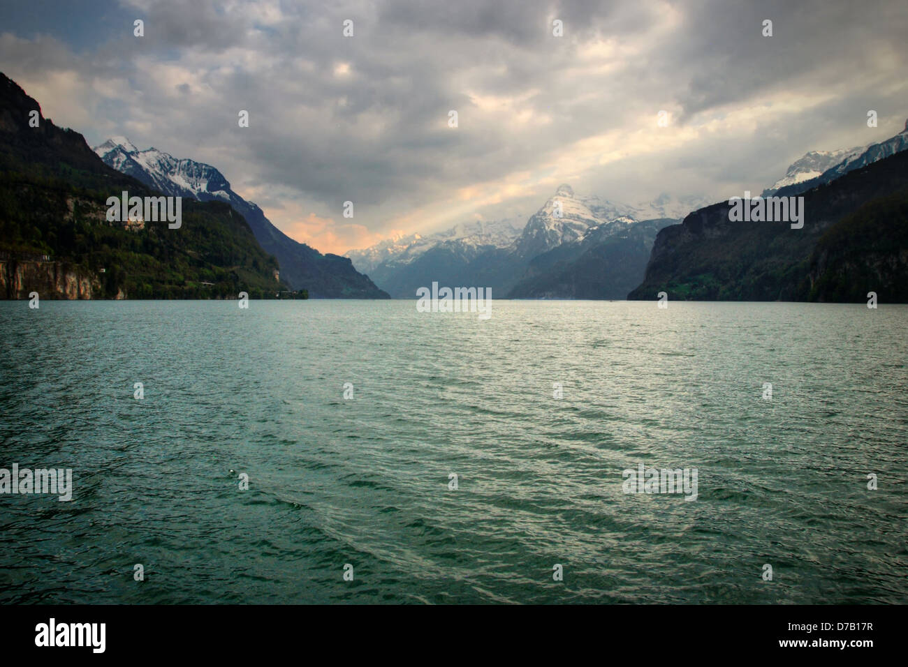 Lac urnersee Banque de photographies et d’images à haute résolution - Alamy