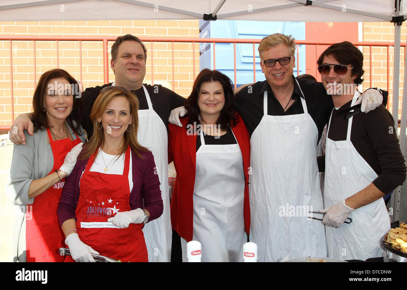 Stepfanie Kramer, Marlee Matlin, Jeff Garlin, Ann Serrano, Christopher ...