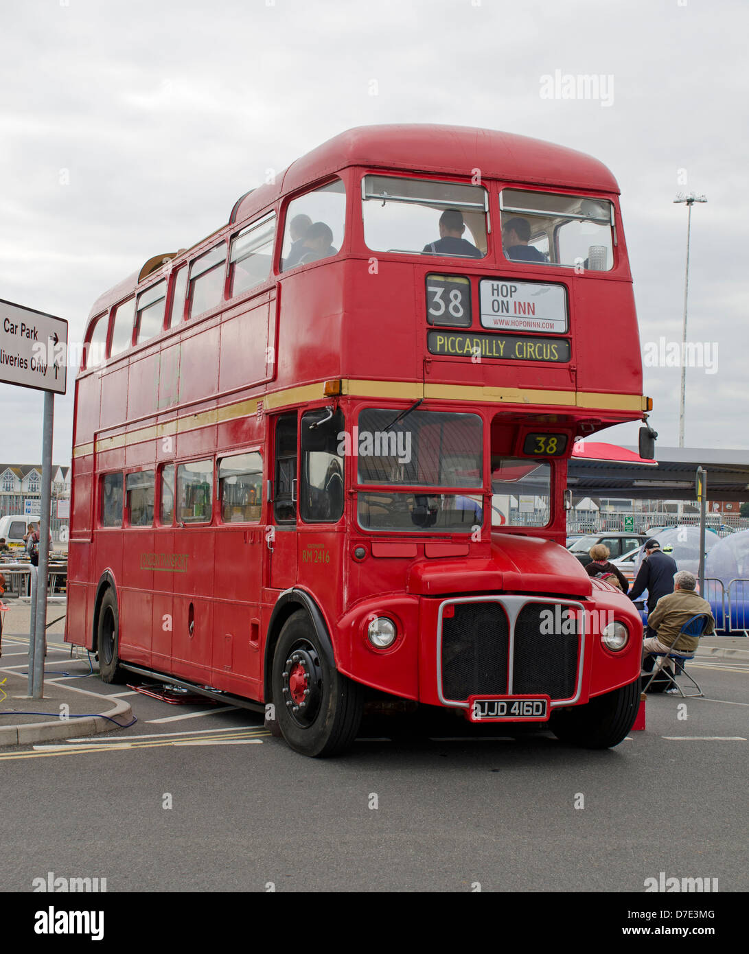 Bus londonien rouge Banque de photographies et d’images à haute ...