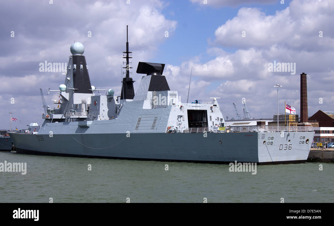 Hms defender Banque de photographies et d’images à haute résolution - Alamy