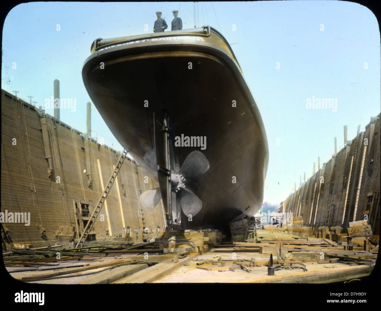 Bateau remorqueur en cale sèche Photo Stock - Alamy