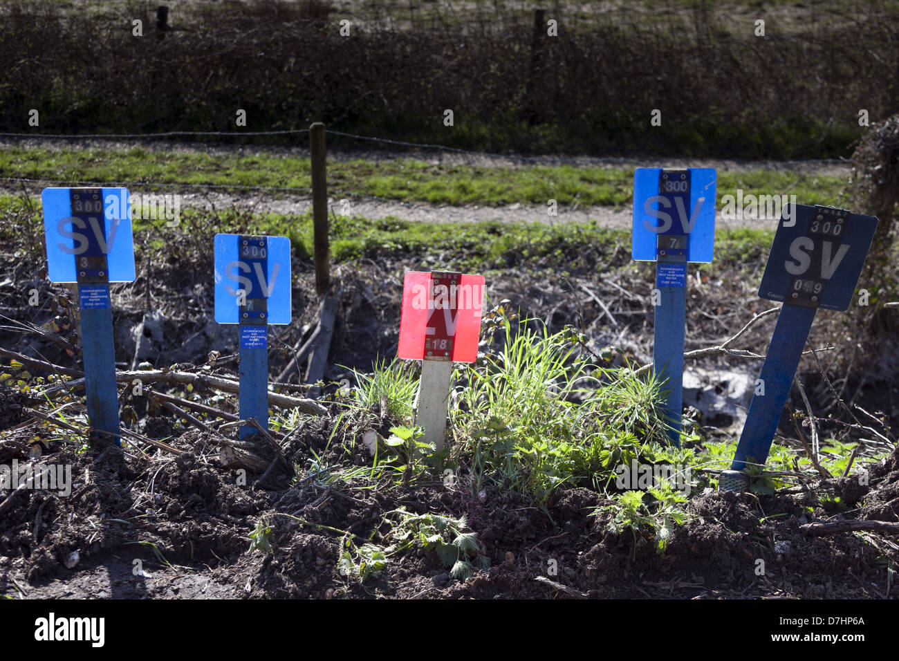 Signes de conduite d'eau souterraine Banque de photographies et d ...
