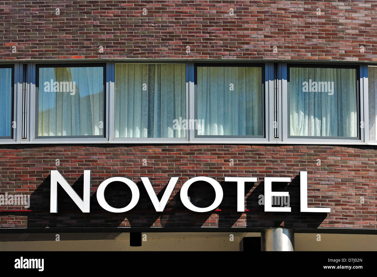 Novotel logo Banque de photographies et d’images à haute résolution - Alamy