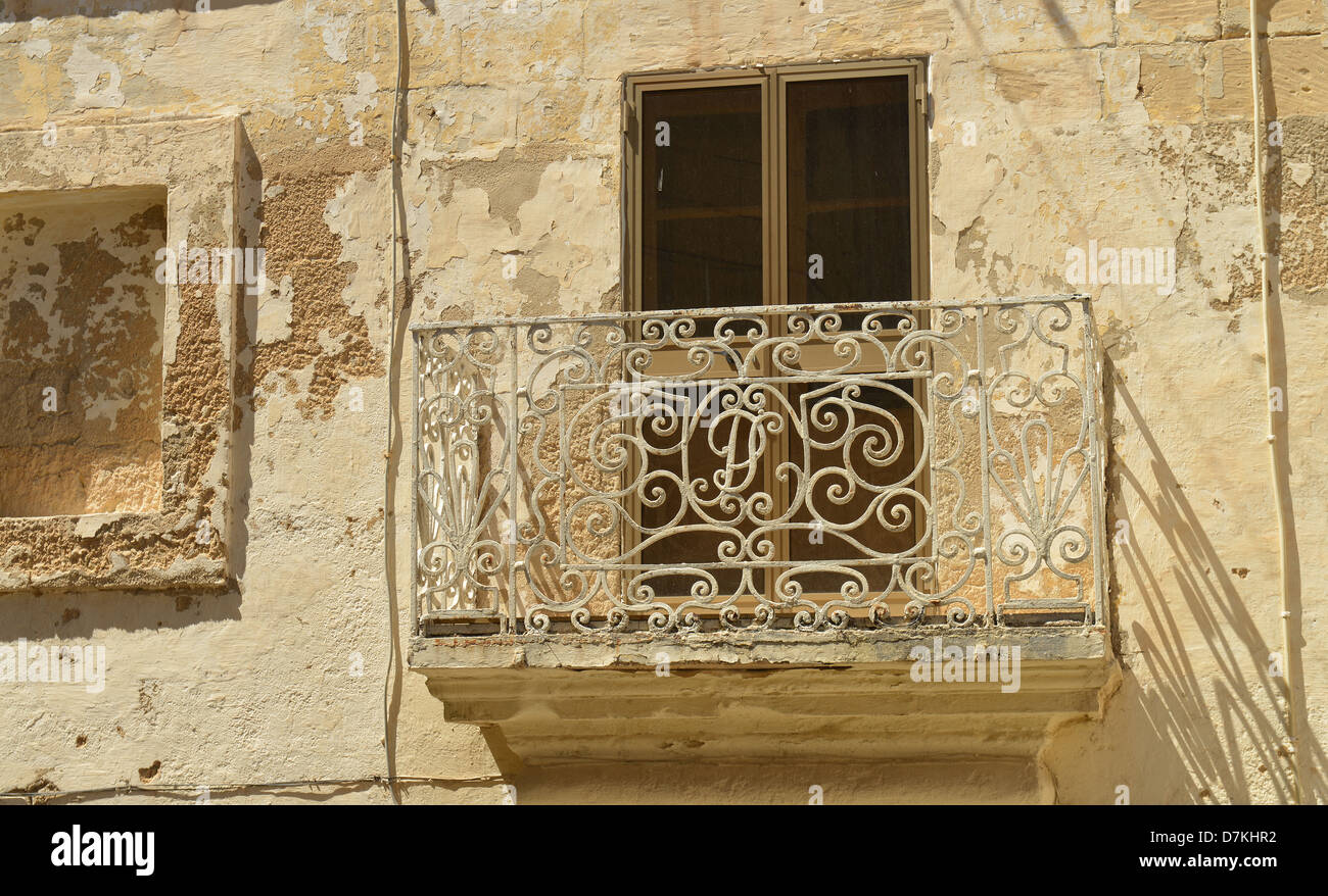 Du balcon en fer forgé ancien à Mdina, Malte -1 Photo Stock - Alamy