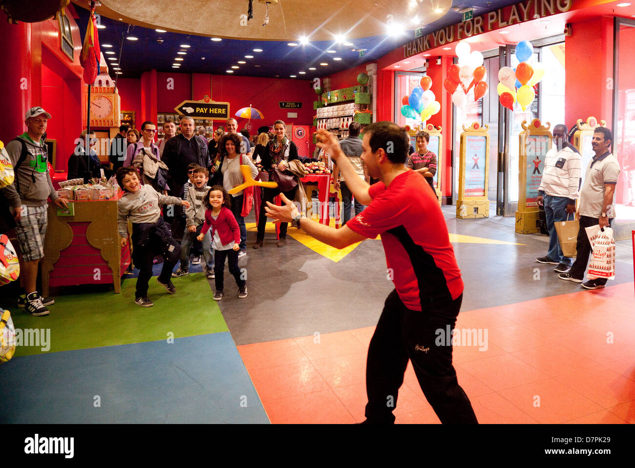 Hamleys london interior Banque de photographies et d’images à haute ...