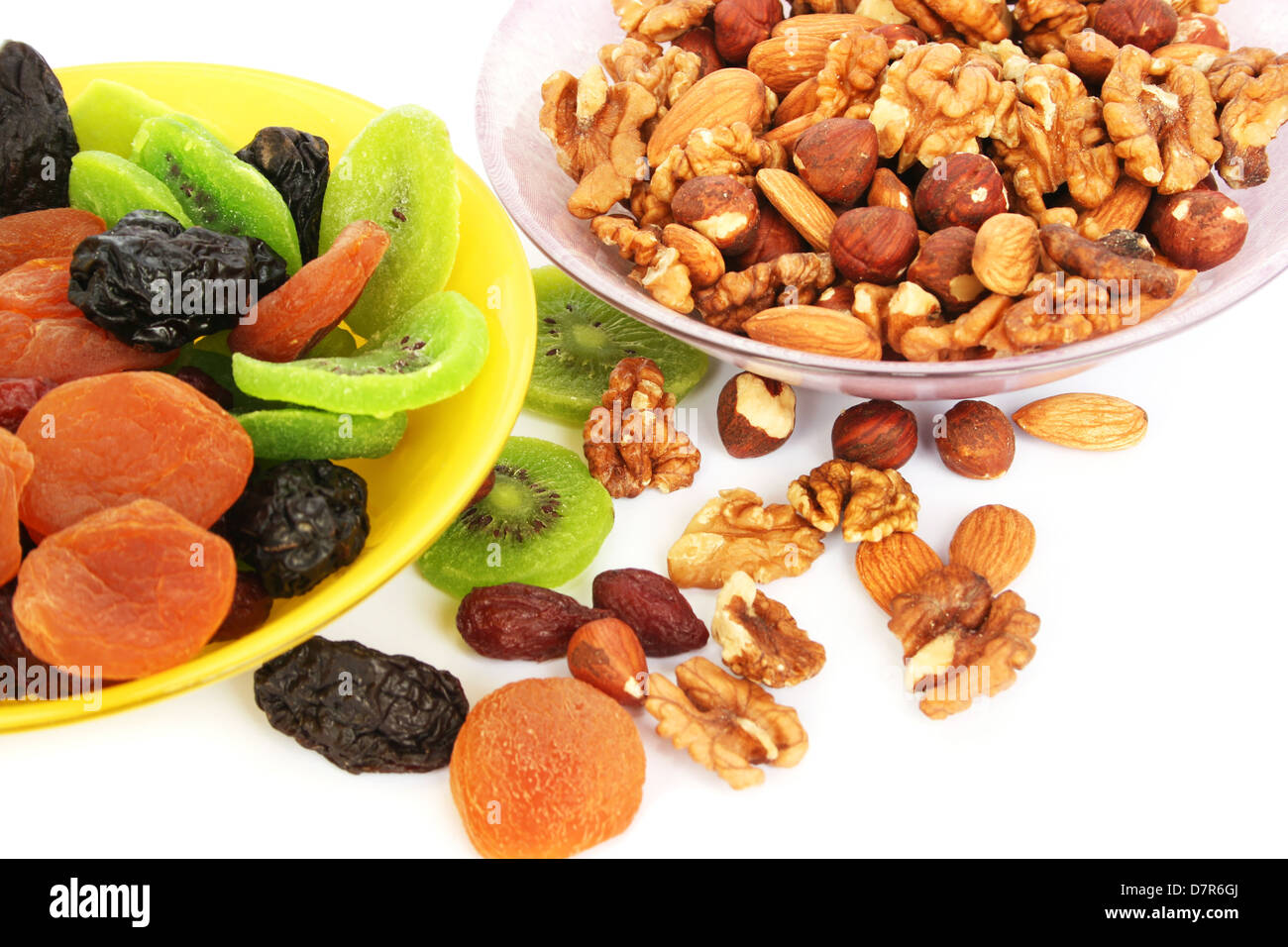 Fruits secs fond blanc noix Banque de photographies et d’images à haute ...