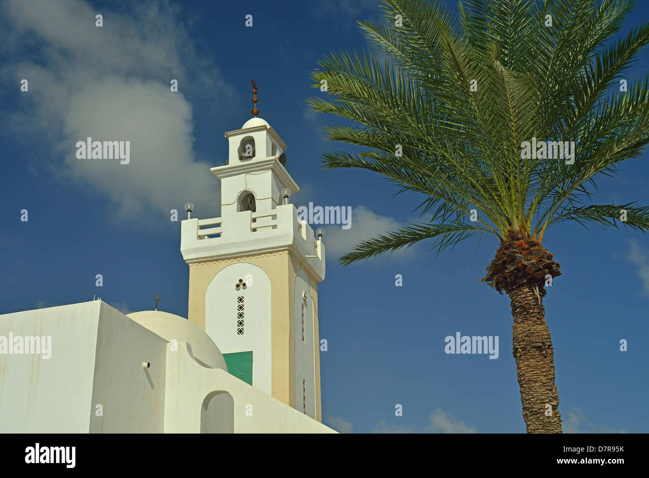 Tunisia djerba mosque Banque de photographies et d’images à haute ...