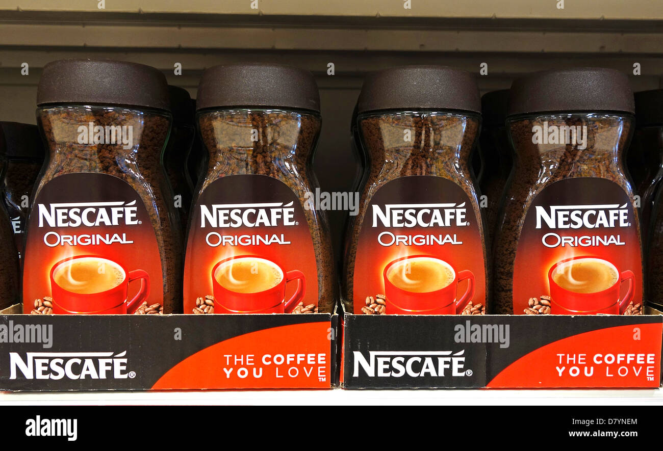 Nescafe coffee Banque de photographies et d’images à haute résolution ...