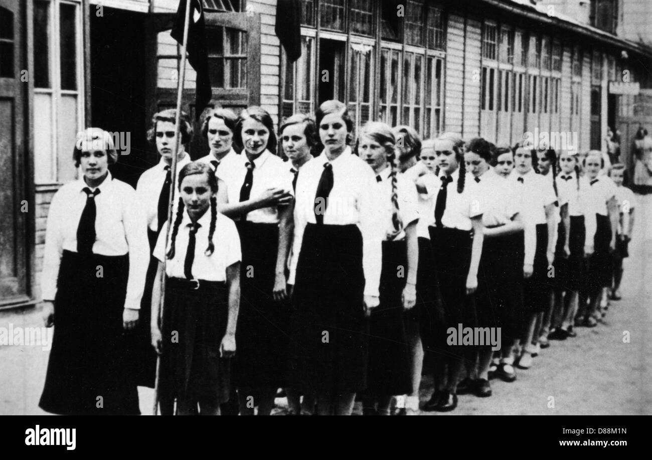 Hitler youth girls Banque de photographies et d’images à haute ...