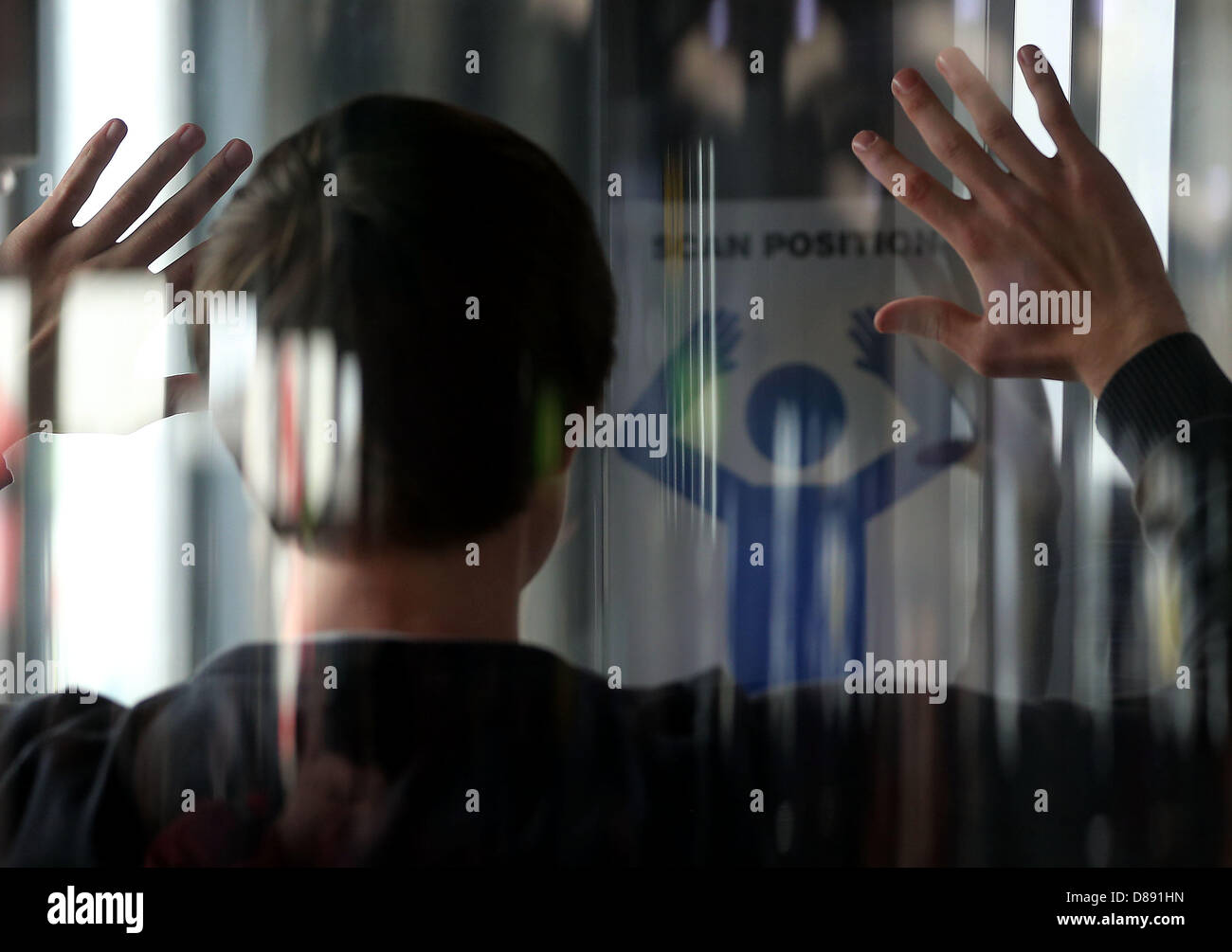 Body scanner airport Banque de photographies et d’images à haute ...