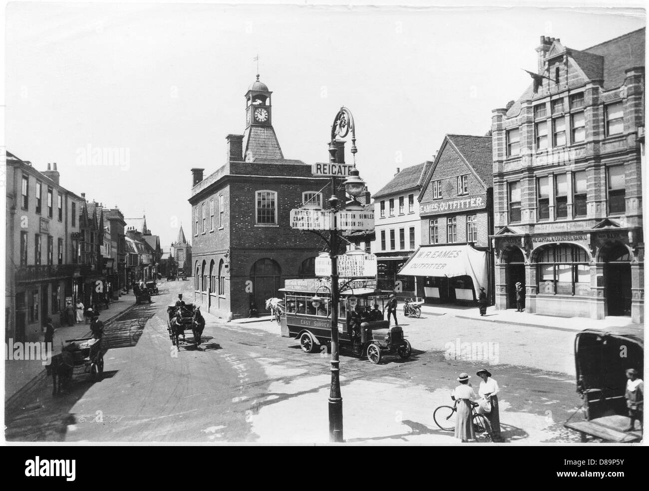 Reigate high street Banque de photographies et d’images à haute ...