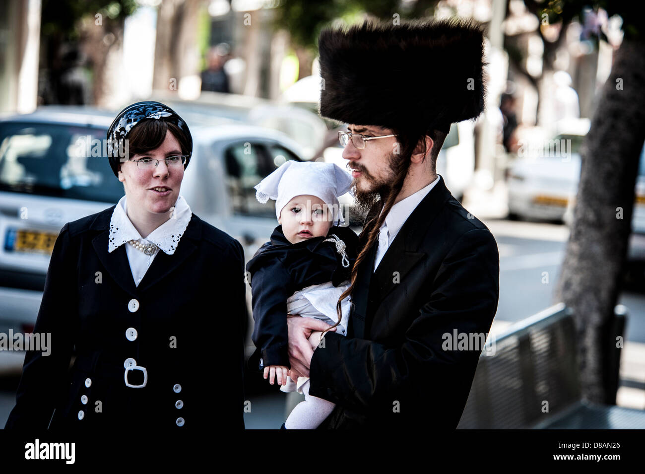 Hasidic jewish couple in costume Banque de photographies et d’images à ...