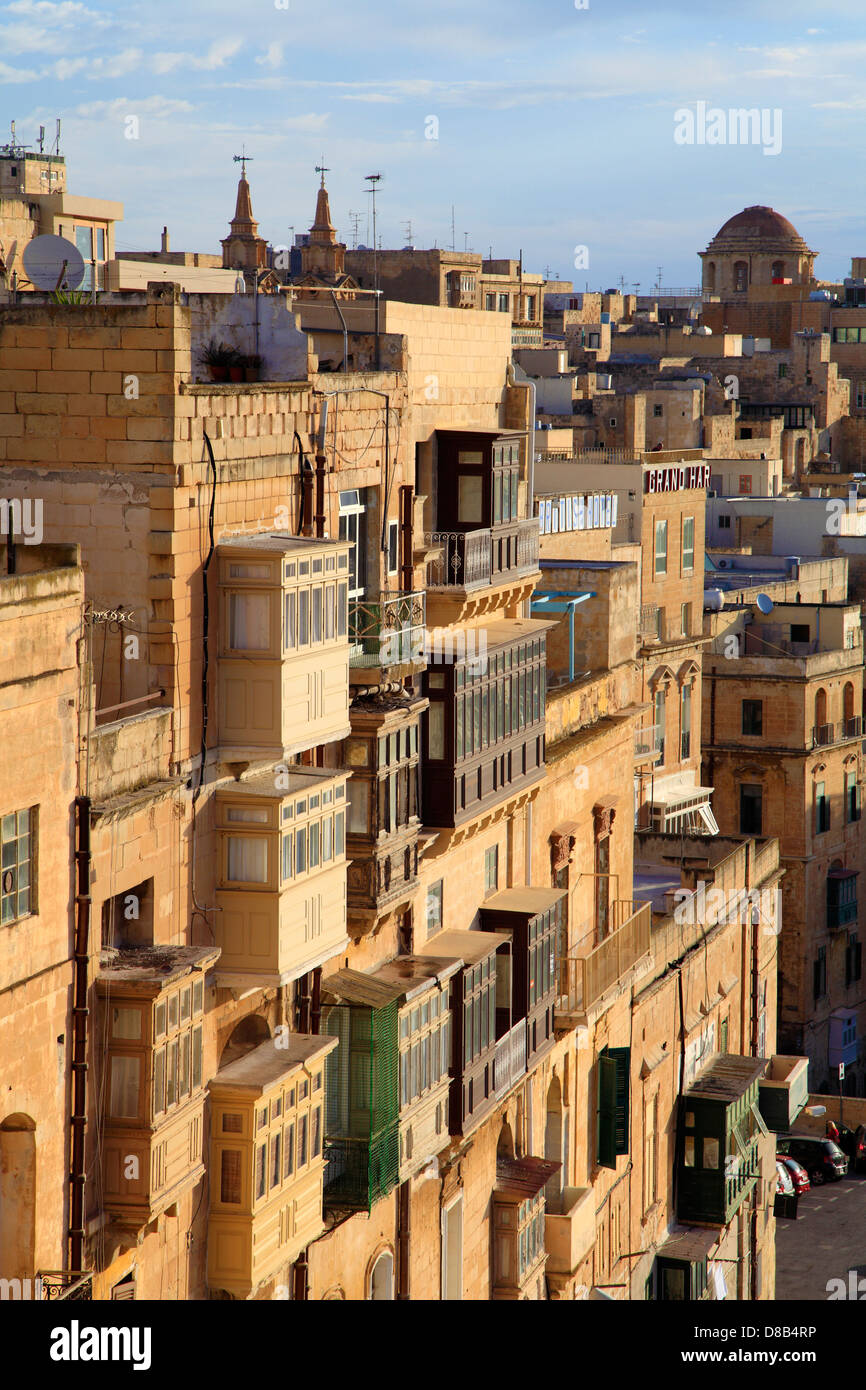 Balcons Typiques De Malte Banque d'image et photos - Alamy