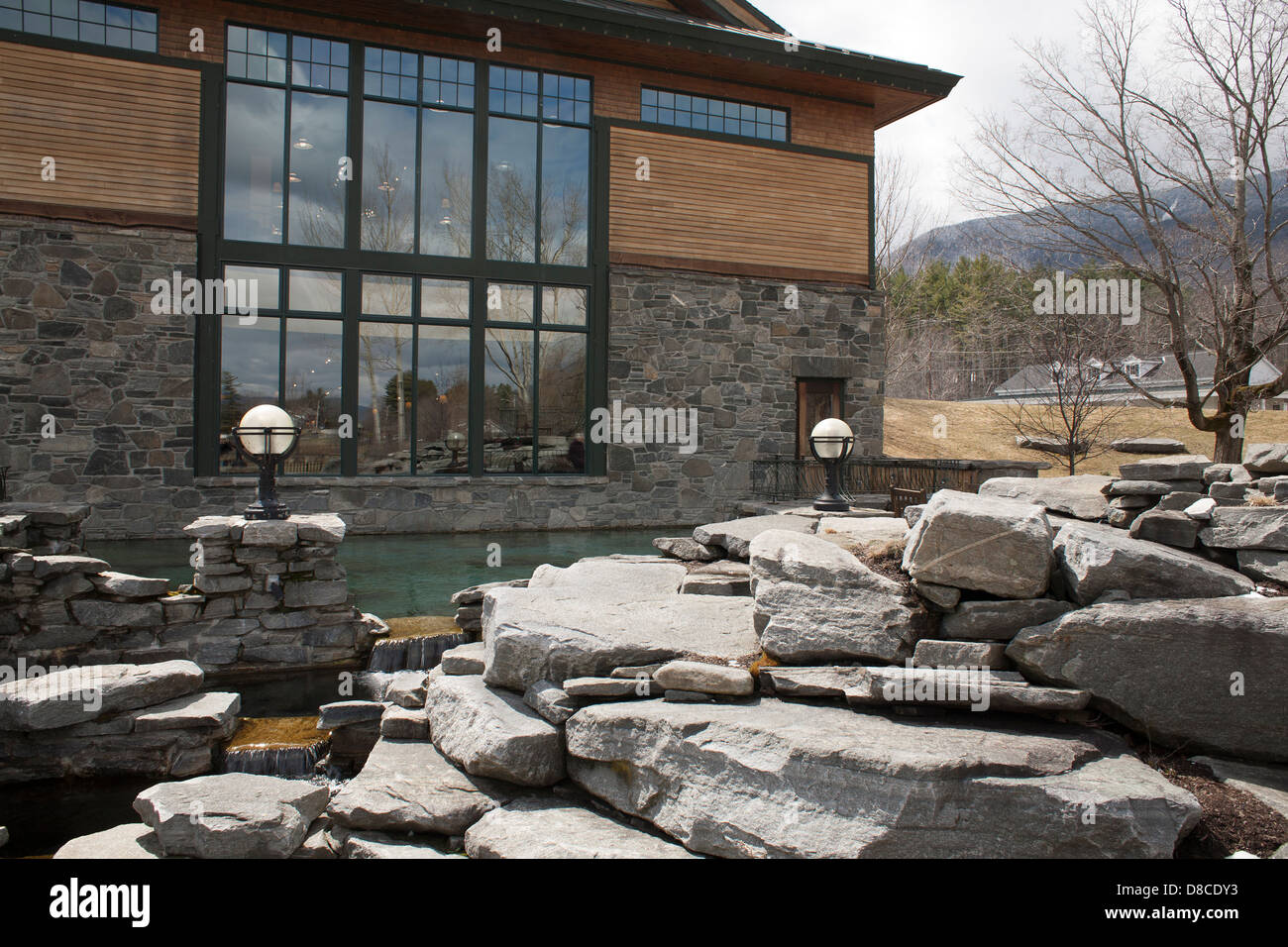 El edificio de pesca Banque de photographies et d’images à haute ...