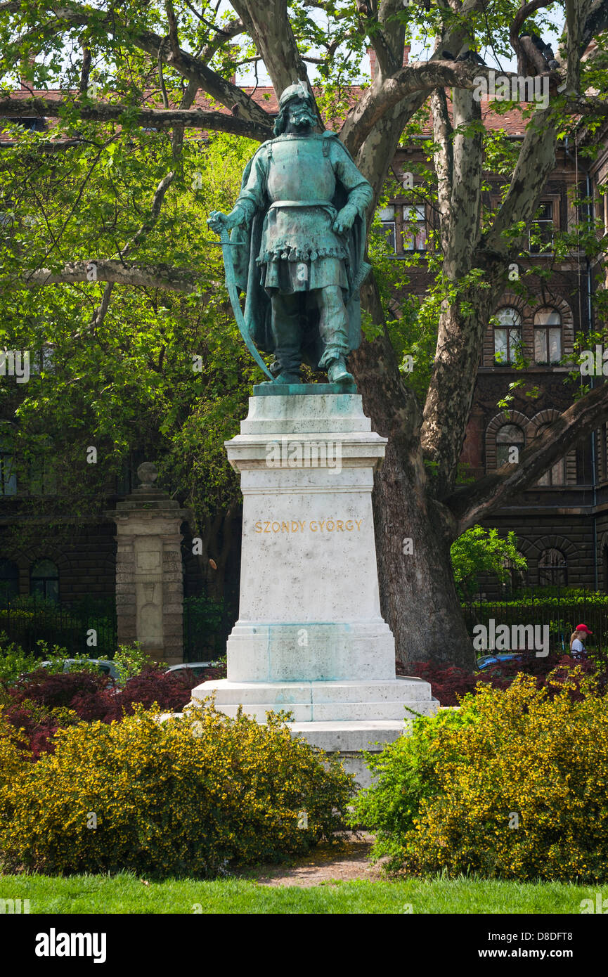 Hongrie Budapest statue en bronze sculpture Gyorgy Szondy Dregely ...